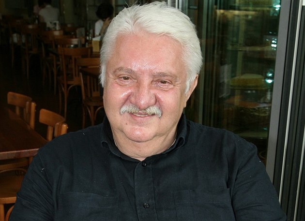 VIDEO: Marián Labuda chodí do fitnesscentra dělat ksichty - iDNES.cz