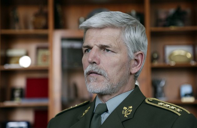 Generál Pavel: Rusové velmi dobře vedou informační a psychologickou ...