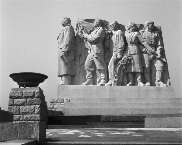 Fotogalerie: Pomník Stalina na Letné