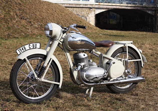 Fotogalerie: Motocykl Ogar 350 Miloně Dvořáka, na který firma ...