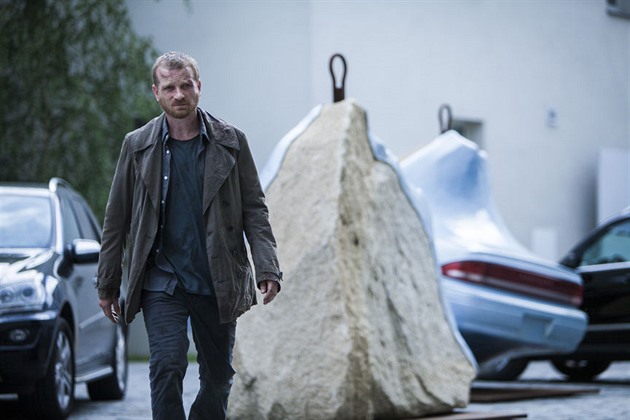 OBRAZEM: Matěj Hádek na HBO bojuje proti Mamonu - iDNES.cz