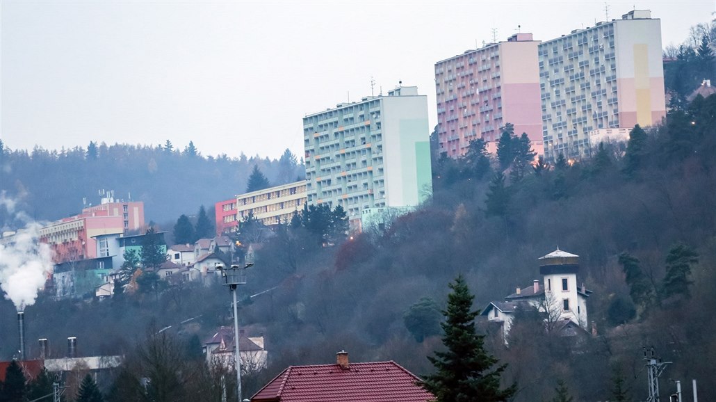Adamov jsou paneláky v lesích, kde nevidí západ slunce. K sídlišti vede ...