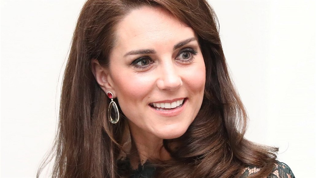 Kate okouzlila v zelené krajce a čeká ji další samostatná cesta - iDNES.cz