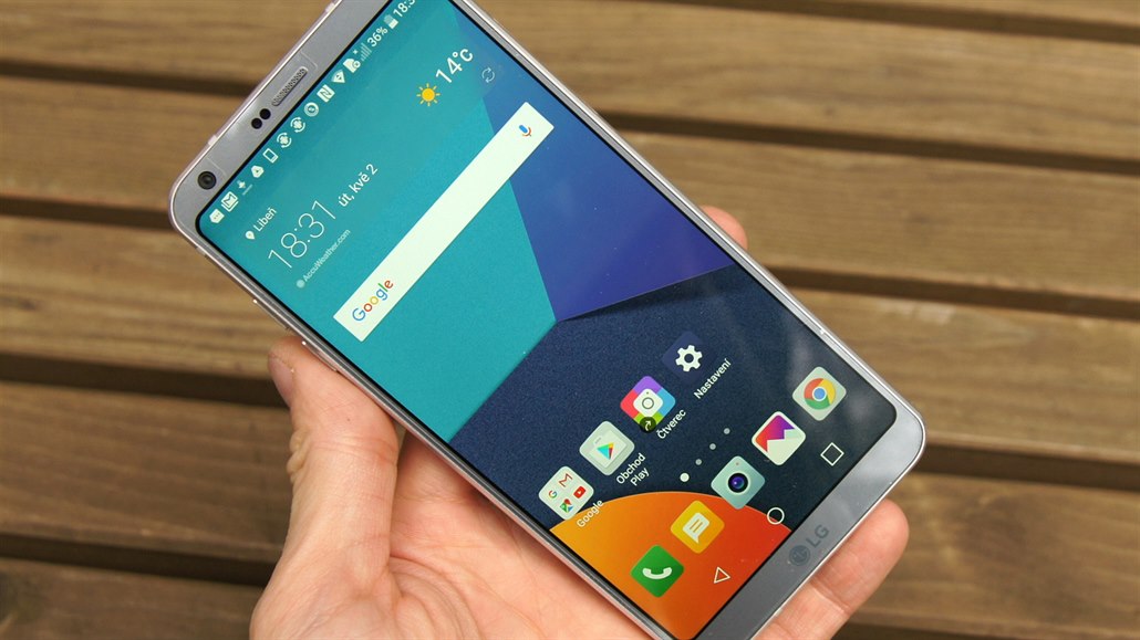 Nejvýhodnější nabídka špičkového smartphonu. LG G6 má skvělou cenu ...