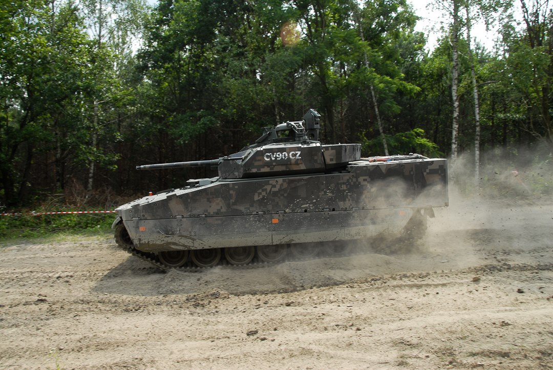 Another picture of the CV9030 MkIV on trails for the Czech army's BMP-2 ...