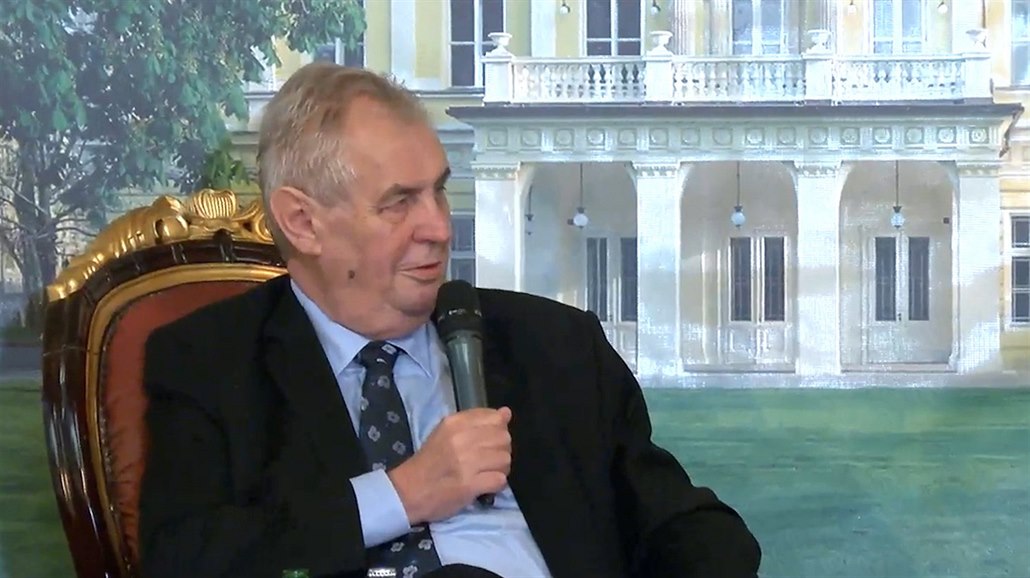 Šedivá osobnost s charismatem lahve od okurek, zhodnotil Zeman Sobotku ...