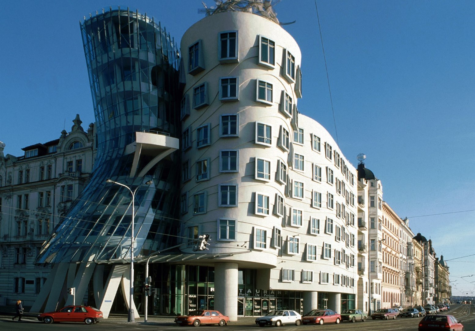 Jeho stavby šokují, často vypadají jako nedokončené. Známý architekt ...