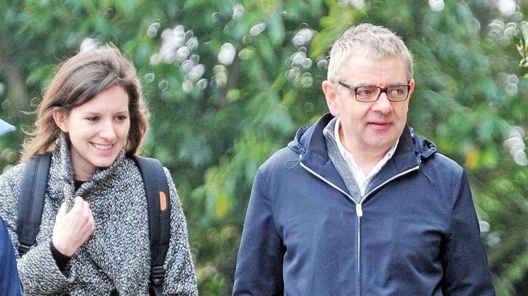 Mladá přítelkyně Rowana Atkinsona je těhotná - iDNES.cz