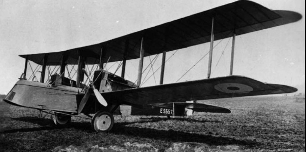 Bombardér Airco D.H.10 létal v RAF na konci 1. světové války - iDNES.cz