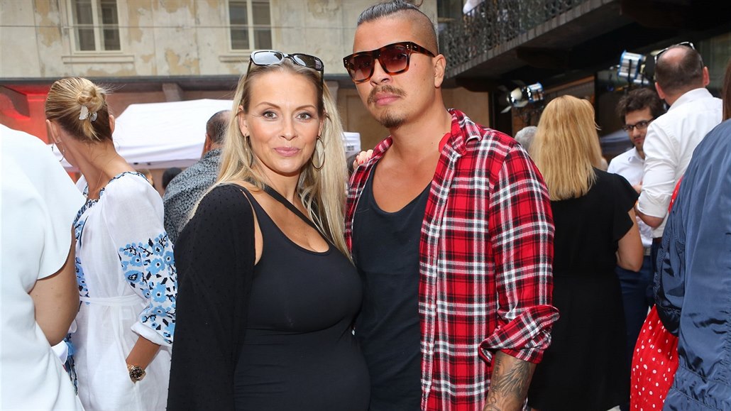 Martina Gavriely je těhotná, s Tranem čeká první společné dítě - iDNES.cz