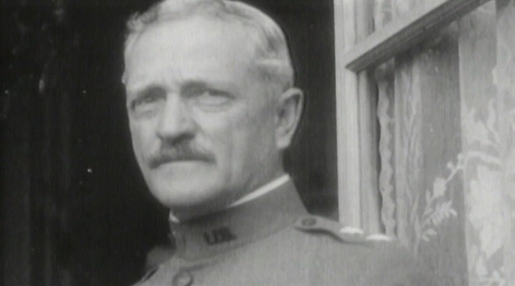 Generál Pershing přišel při požáru o ženu a dcery - iDNES.cz