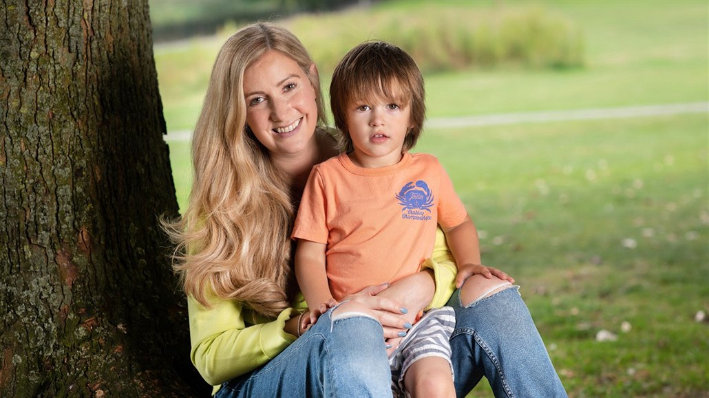 Ještě než zemřela, zabalila Britka 18 narozeninových dárků pro syna ...