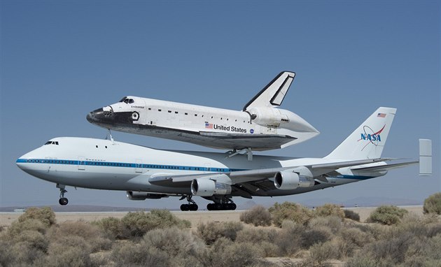 Fotogalerie: Nosič Boeing 747 SCA (Shuttle Carrier Aircraft) s ...