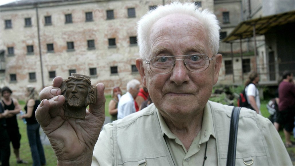 V 97 letech zemřel Jan Janků. Skaut, kterého v Hradišti mučil ...