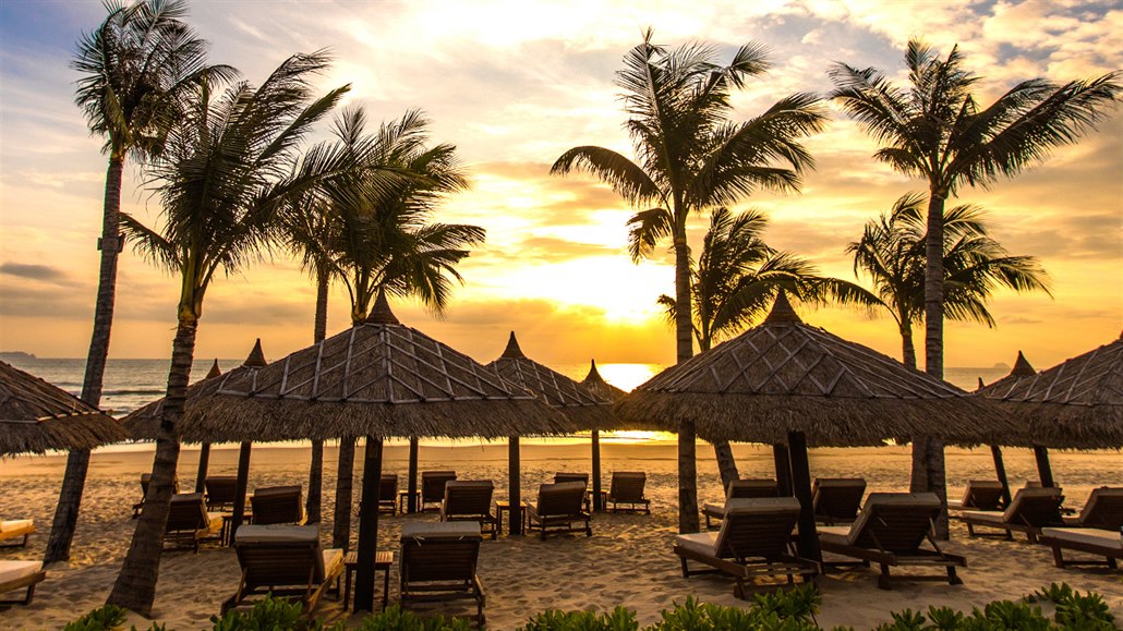 Nejdřív dřina, pak Nha Trang. Sem jezdí Vietnamci na domácí dovolenou ...