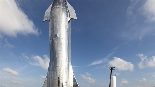 Budoucnost je v oceli. Firma SpaceX představila raketu pro lety k Marsu ...