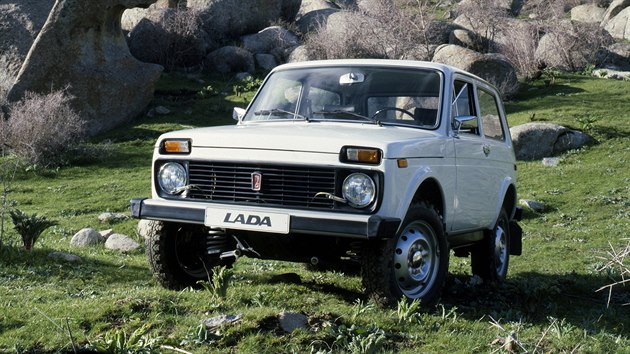 Ladě dochází laky, auta nabízí už jen ve třech barvách - iDNES.cz