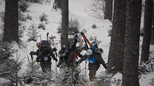 Skály, rokle a 100 kilometrů napříč Jeseníky. Vojáci startují extrémní ...