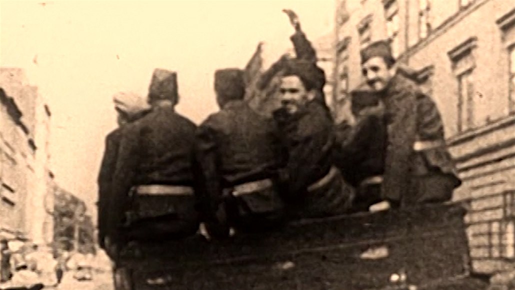 Před 100 lety vznikla pravidelná armáda, nikdy nebojovala - iDNES.cz