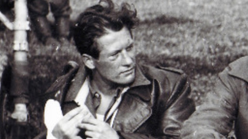 Autor válečného bestselleru Nebeští jezdci se narodil před 100 lety ...