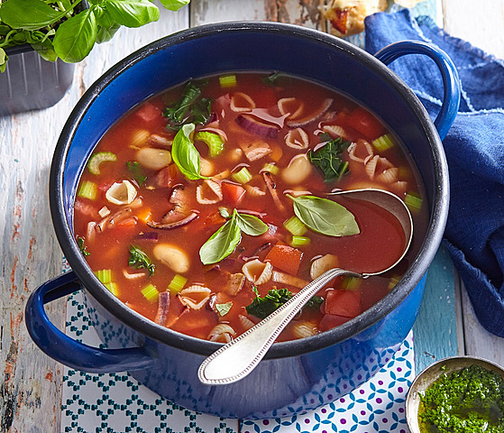 RECEPT DNE: Minestrone s fazolemi - iDNES.cz