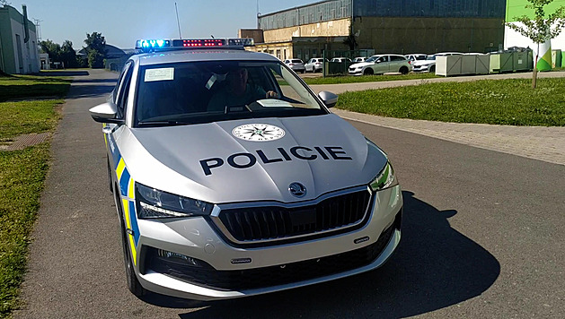 Nová policejní auta mají výbavu 21. století - iDNES.tv