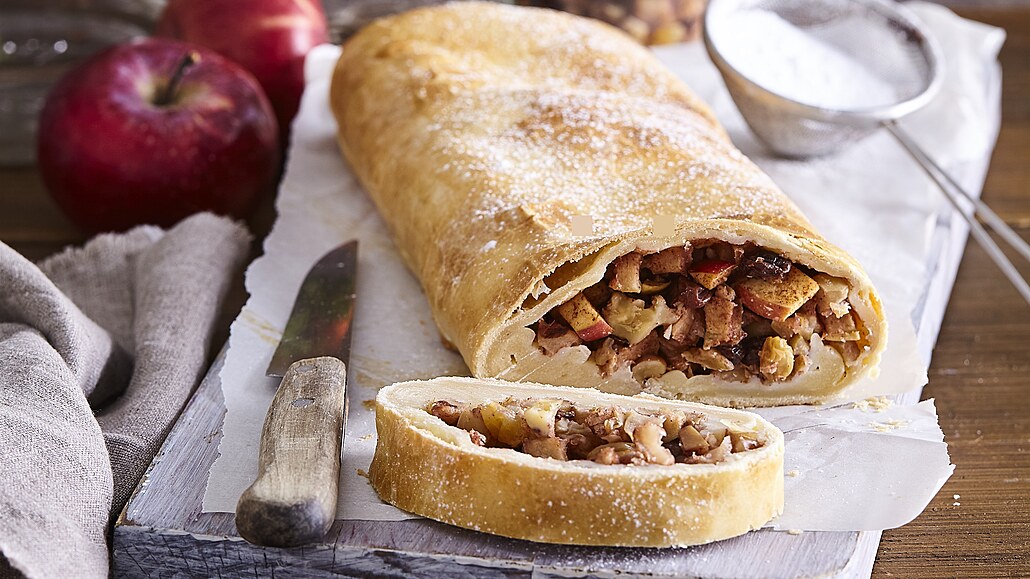 Jablečný štrúdl ze špaldové mouky – Recepty iDNES.cz