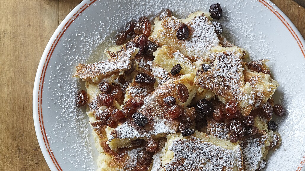 Císařský trhanec (Kaiserschmarrn) – Recepty iDNES.cz