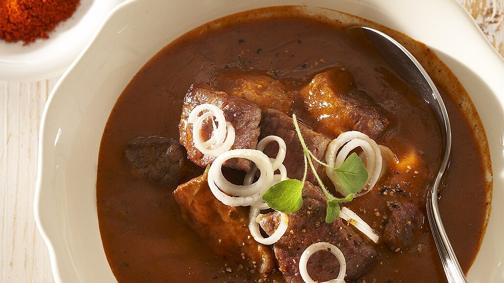 Hovězí guláš po myslivecku – Recepty iDNES.cz