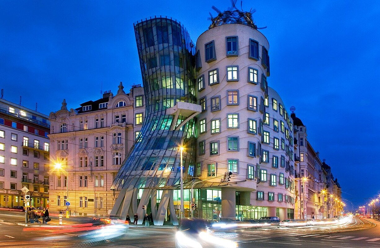 Jeho stavby šokují, často vypadají jako nedokončené. Známý architekt ...