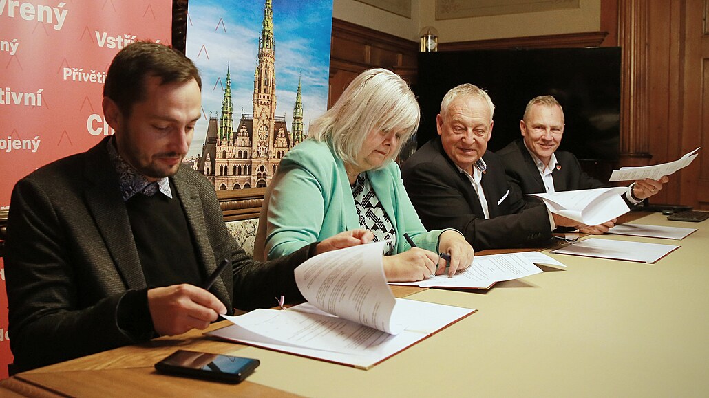 Volby 2022 | Nová koalice v Liberci chce zlevnit opravu bazénu ...