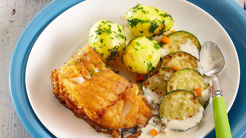 Smažená treska s cuketami a jogurtem – Recepty iDNES.cz