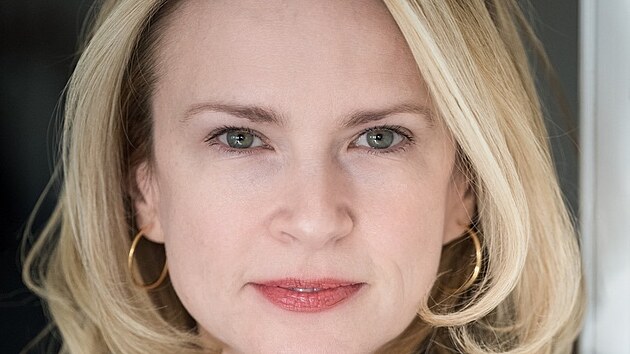 Fotografka chce pohádkový život klientů. Thriller v e-knize s 50% ...