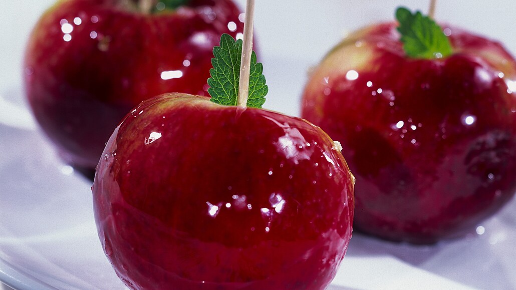 Jablka v cukrové polevě – Recepty iDNES.cz