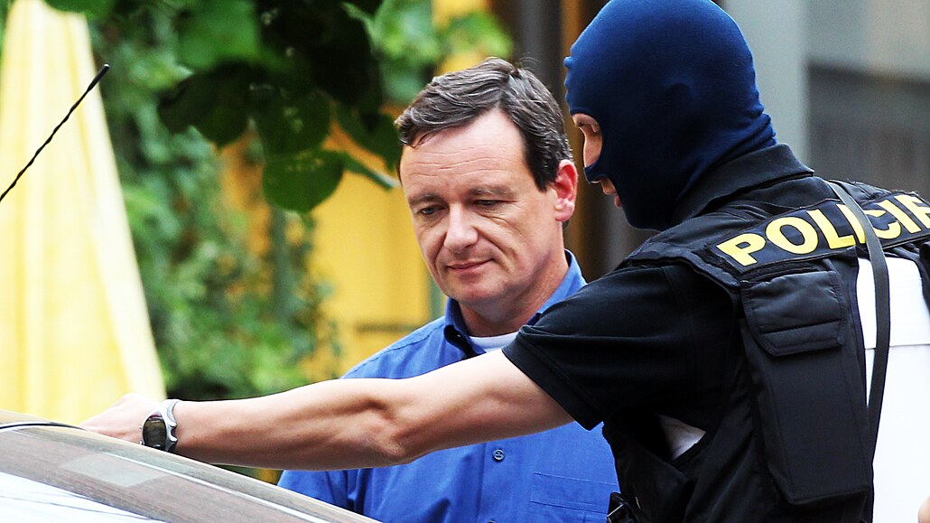 David Rath opět nastoupil do vězení kvůli druhé větvi korupční kauzy ...