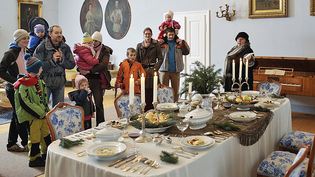 Plněná vydra či cigarety na stromku. Vánoce šlechtických rodů byly plné ...