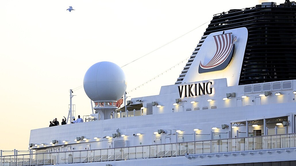 U Austrálie čeká už týden loď s 800 pasažéry. Vadí rostliny na jejím ...