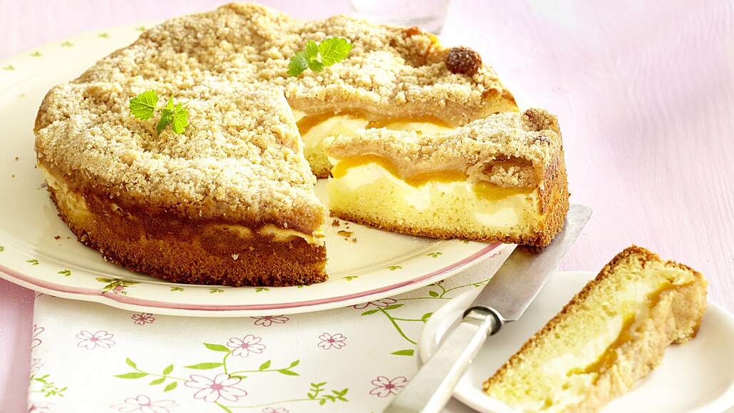 Meruňkový koláč s drobenkou – Recepty iDNES.cz