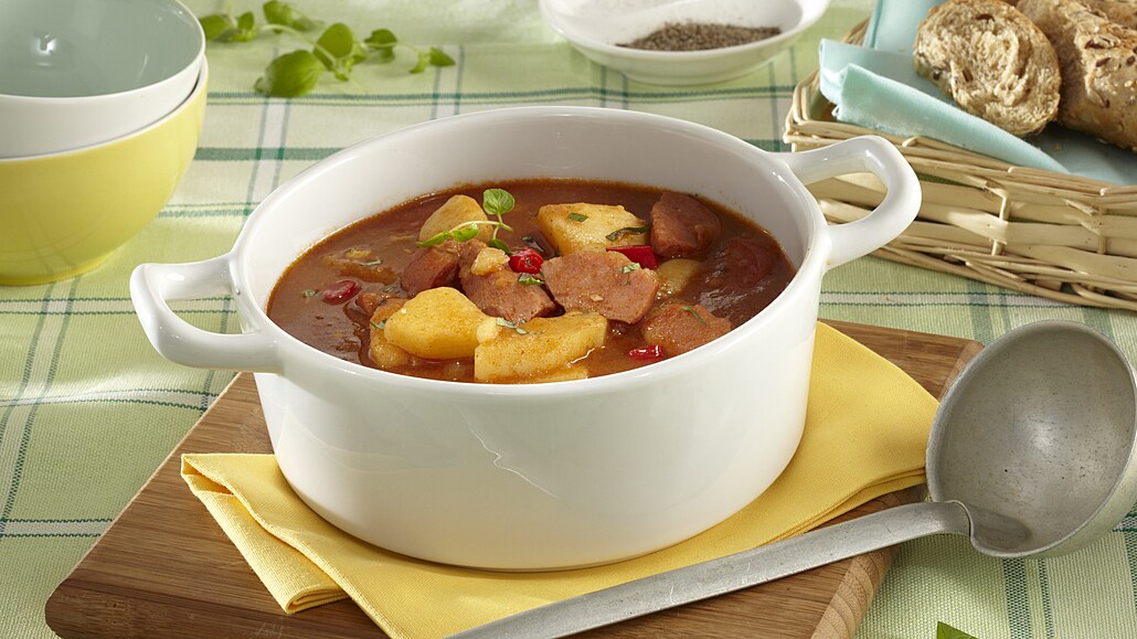 Buřtguláš – Recepty iDNES.cz