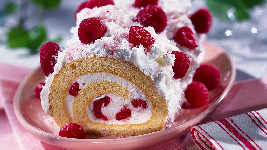 Malinová roláda s bílou čokoládou – Recepty iDNES.cz