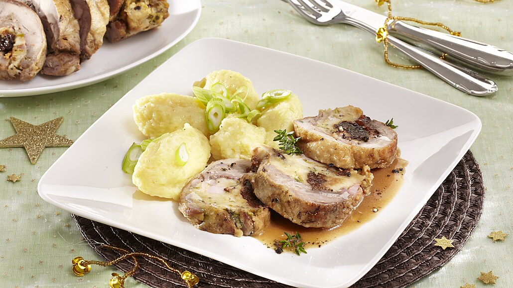 Kachní roláda se sušenými švestkami – Recepty iDNES.cz