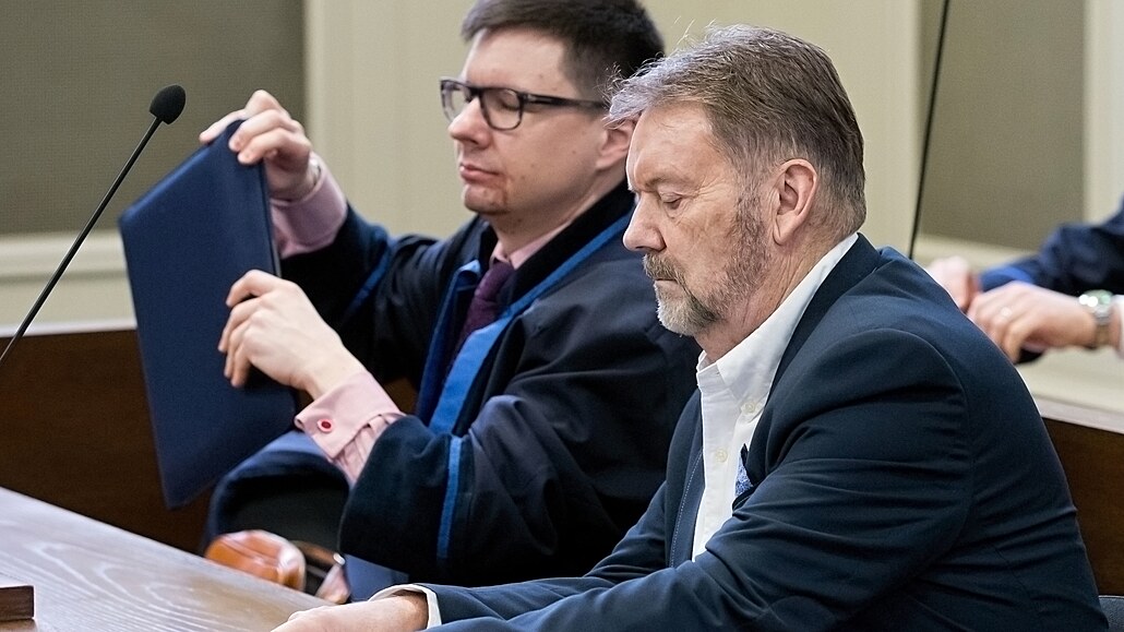 Soud vyhlásí rozsudek v kauze privatizace Mostecké uhelné, pokračuje i hlavní líčení s Berbrem ...