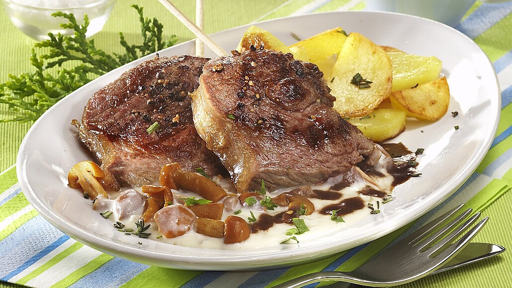 Hovězí steaky s liškami – Recepty iDNES.cz