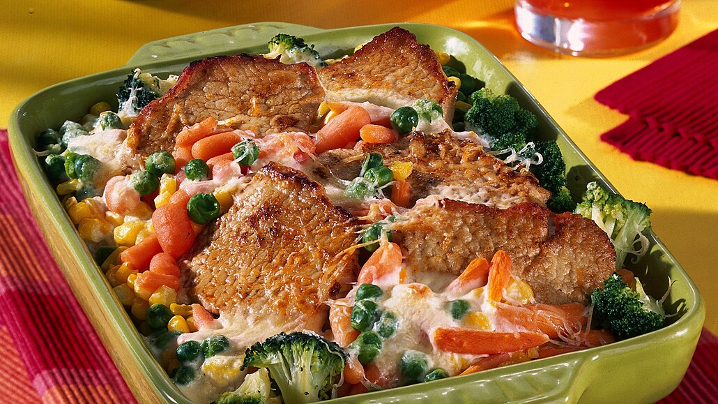 Gratinovaná zelenina s vepřovým masem – Recepty iDNES.cz