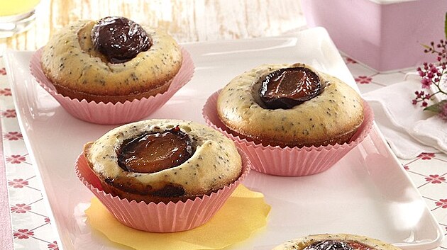 Makové muffiny se švestkou – Recepty iDNES.cz