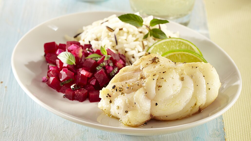 Přírodní ryba s červenou řepou – Recepty iDNES.cz