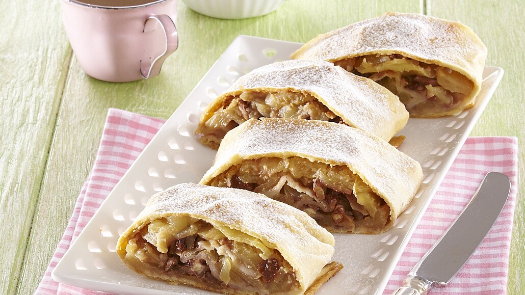 Tažený závin s jablky – Recepty iDNES.cz