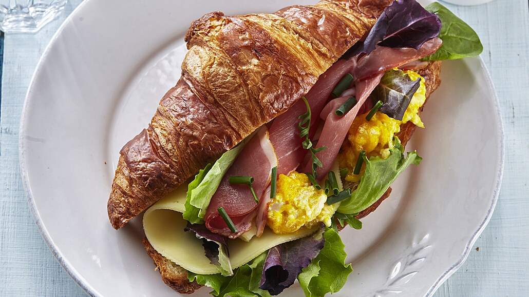 Slaný plněný croissant – Recepty iDNES.cz