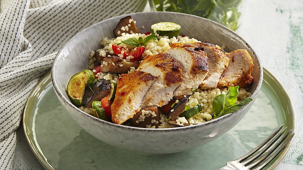 Kuskus se zeleninou s kuřecím masem – Recepty iDNES.cz