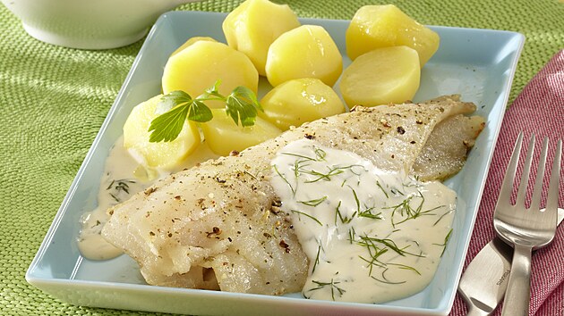 Pečená ryba s koprovou omáčkou – Recepty iDNES.cz